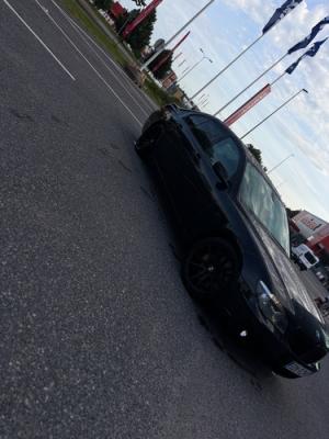 Melns BMW 745 2006 Jehvi, ar dzinēja tilpumu 4.40 L un nobraukumu 385 tūkst. km par 7000 €, foto 4 vietnē AUTOMOTO.COM.LV