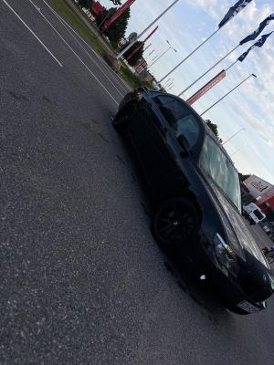 Melns BMW 745 2006 Jehvi, ar dzinēja tilpumu 4.40 L un nobraukumu 385 tūkst. km par 7000 €, foto 17 vietnē AUTOMOTO.COM.LV
