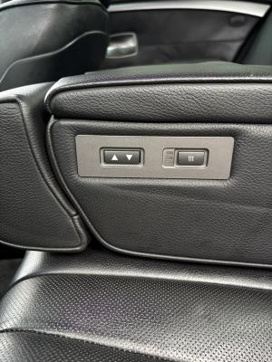 Melns BMW 745 2006 Jehvi, ar dzinēja tilpumu 4.40 L un nobraukumu 385 tūkst. km par 7000 €, foto 27 vietnē AUTOMOTO.COM.LV