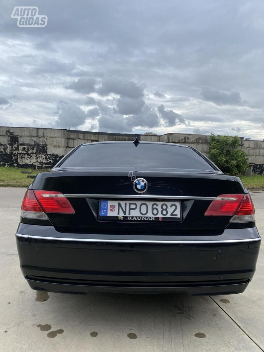 Melns BMW 745 2006 Kauņa, ar dzinēja tilpumu 4.40 L un nobraukumu 480 tūkst. km par 4700 €, foto 10 vietnē AUTOMOTO.COM.LV