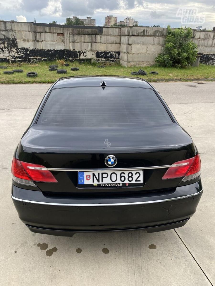 Melns BMW 745 2006 Kauņa, ar dzinēja tilpumu 4.40 L un nobraukumu 480 tūkst. km par 4700 €, foto 11 vietnē AUTOMOTO.COM.LV