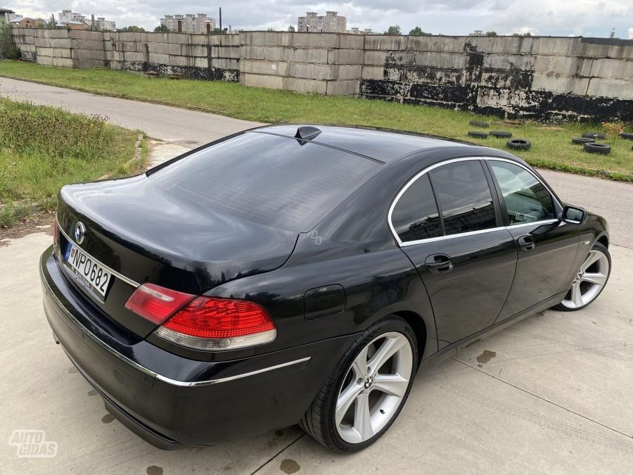 Melns BMW 745 2006 Kauņa, ar dzinēja tilpumu 4.40 L un nobraukumu 480 tūkst. km par 4700 €, foto 13 vietnē AUTOMOTO.COM.LV
