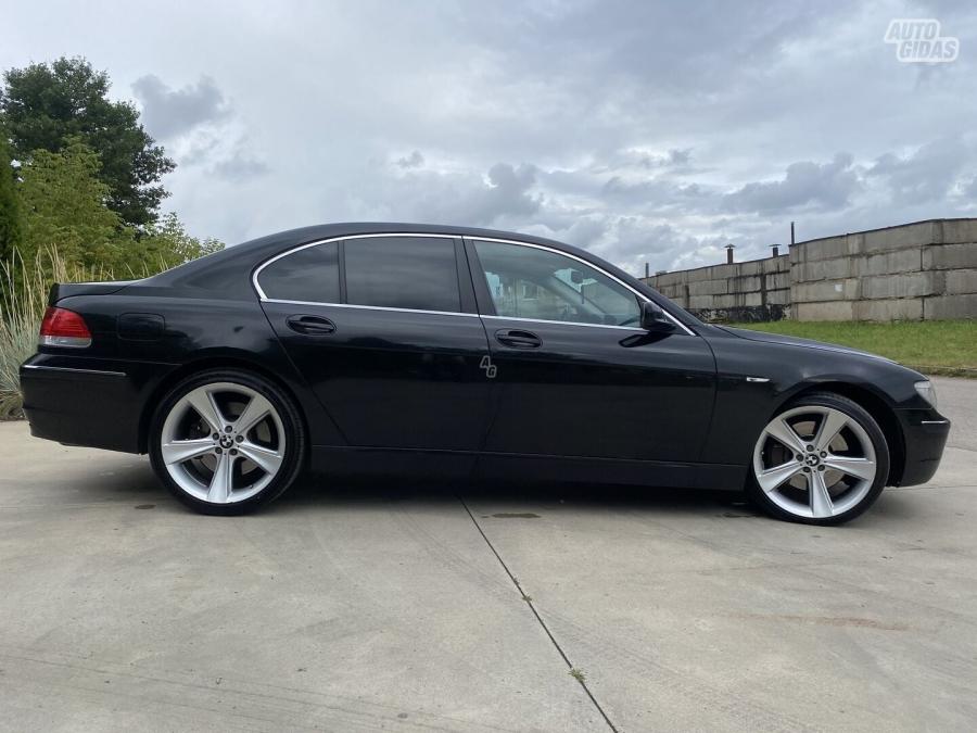 Melns BMW 745 2006 Kauņa, ar dzinēja tilpumu 4.40 L un nobraukumu 480 tūkst. km par 4700 €, foto 14 vietnē AUTOMOTO.COM.LV