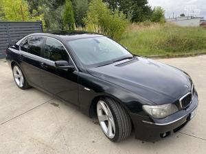 Melns BMW 745 2006 Kauņa, ar dzinēja tilpumu 4.40 L un nobraukumu 480 tūkst. km par 4700 €, foto 17 vietnē AUTOMOTO.COM.LV
