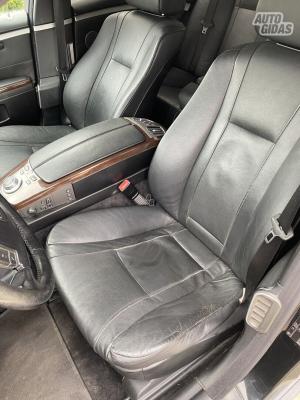 Melns BMW 745 2006 Kauņa, ar dzinēja tilpumu 4.40 L un nobraukumu 480 tūkst. km par 4700 €, foto 19 vietnē AUTOMOTO.COM.LV