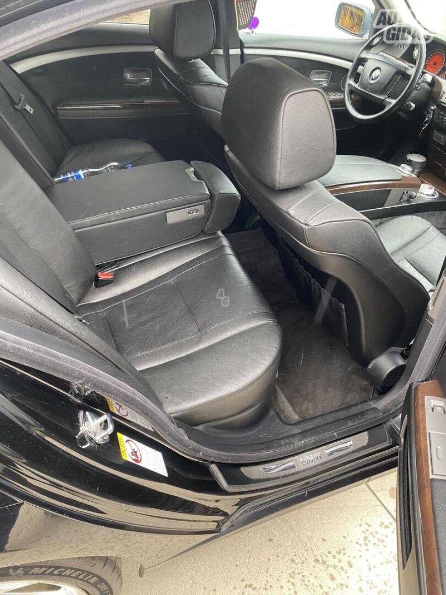 Melns BMW 745 2006 Kauņa, ar dzinēja tilpumu 4.40 L un nobraukumu 480 tūkst. km par 4700 €, foto 21 vietnē AUTOMOTO.COM.LV