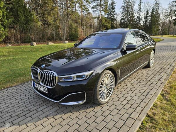 Black BMW 745 2019 in Telschi, with an engine capacity of 3.00 L and mileage of 171 thousand km for 43500 €, photo 1 on AUTOMOTO.COM.LV