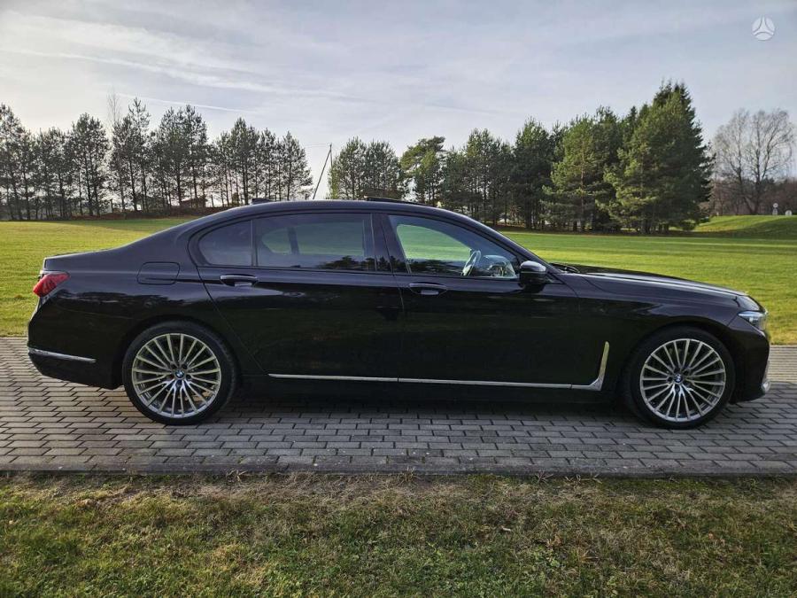 Melns BMW 745 2019 Telšiai, ar dzinēja tilpumu 3.00 L un nobraukumu 171 tūkst. km par 43500 €, foto 12 vietnē AUTOMOTO.COM.LV