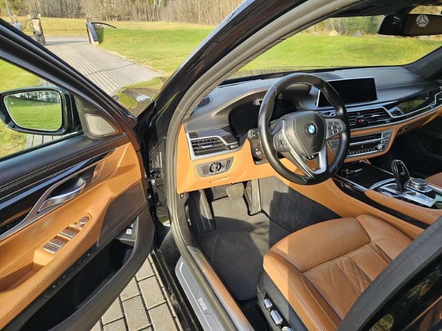 Melns BMW 745 2019 Telšiai, ar dzinēja tilpumu 3.00 L un nobraukumu 171 tūkst. km par 43500 €, foto 26 vietnē AUTOMOTO.COM.LV