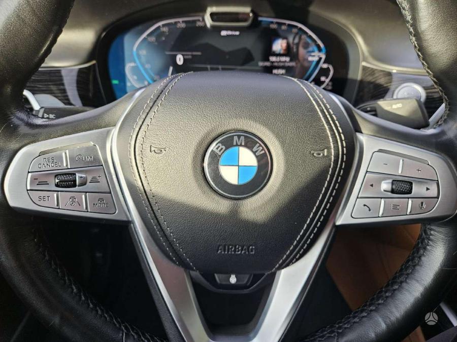 Melns BMW 745 2019 Telšiai, ar dzinēja tilpumu 3.00 L un nobraukumu 171 tūkst. km par 43500 €, foto 31 vietnē AUTOMOTO.COM.LV