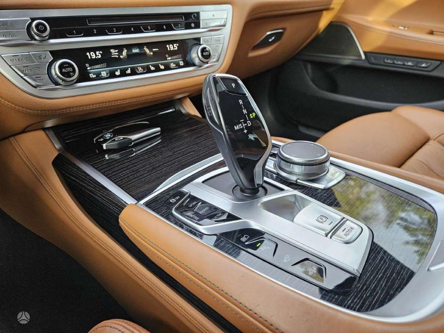 Melns BMW 745 2019 Telšiai, ar dzinēja tilpumu 3.00 L un nobraukumu 171 tūkst. km par 43500 €, foto 36 vietnē AUTOMOTO.COM.LV