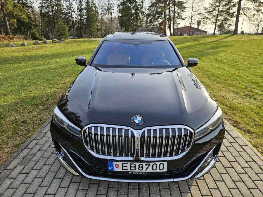 Melns BMW 745 2019 Telšiai, ar dzinēja tilpumu 3.00 L un nobraukumu 171 tūkst. km par 43500 €, foto 38 vietnē AUTOMOTO.COM.LV