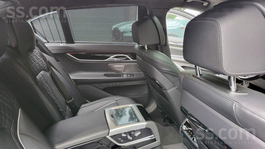 Melns BMW 745 2019 Rīga, ar dzinēja tilpumu 3.00 L un nobraukumu 117 tūkst. km par 40000 €, foto 3 vietnē AUTOMOTO.COM.LV