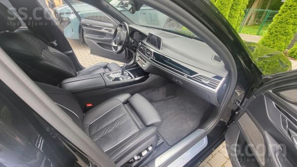 Melns BMW 745 2019 Rīga, ar dzinēja tilpumu 3.00 L un nobraukumu 117 tūkst. km par 40000 €, foto 4 vietnē AUTOMOTO.COM.LV