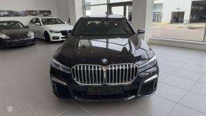 Black BMW 745 2019 in Marijampole, with an engine capacity of 3.00 L and mileage of 225 thousand km for 36999 €, photo 10 on AUTOMOTO.COM.LV