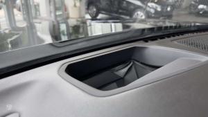 Black BMW 745 2019 in Marijampole, with an engine capacity of 3.00 L and mileage of 225 thousand km for 36999 €, photo 23 on AUTOMOTO.COM.LV