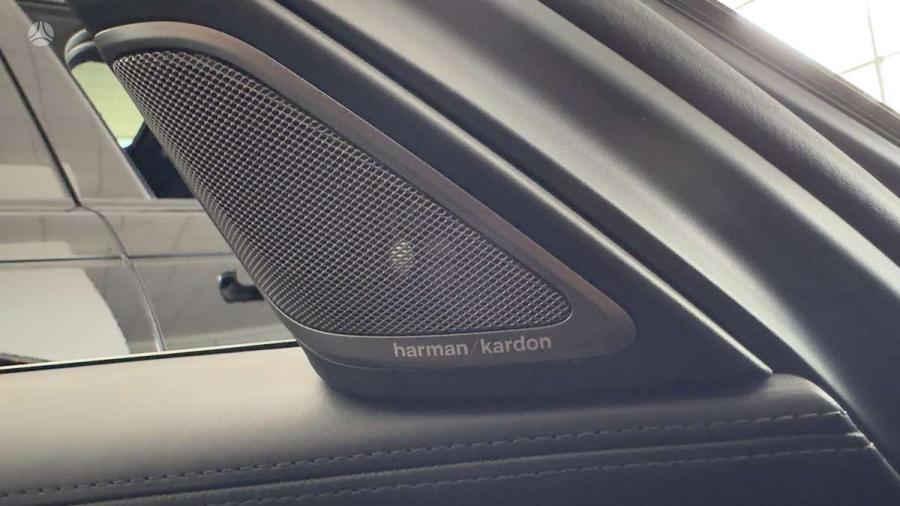 Black BMW 745 2019 in Marijampole, with an engine capacity of 3.00 L and mileage of 225 thousand km for 36999 €, photo 29 on AUTOMOTO.COM.LV