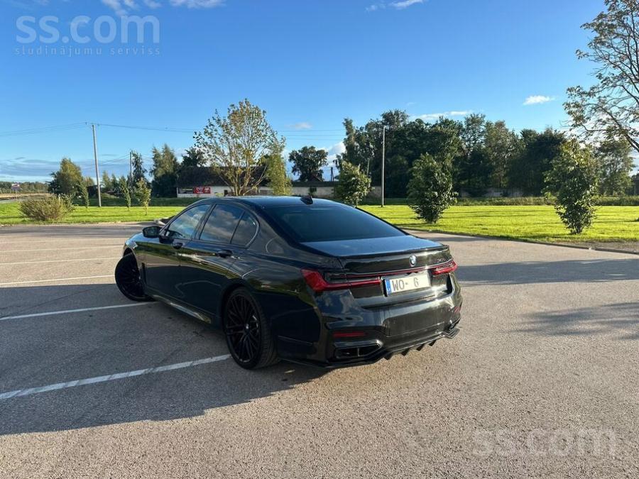 Black BMW 745 2019 in Riga, with an engine capacity of 3.00 L and mileage of 0 thousand km for 40000 €, photo 3 on AUTOMOTO.COM.LV