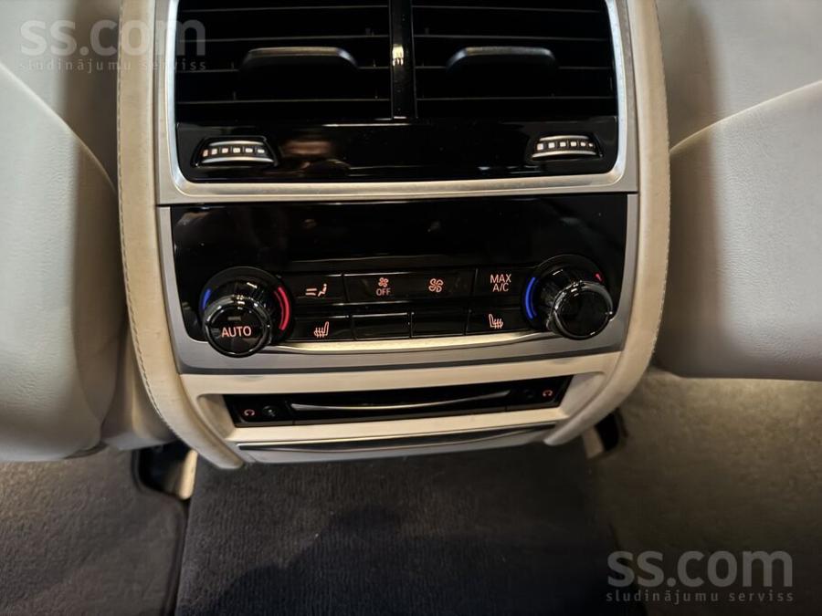 Black BMW 745 2019 in Riga, with an engine capacity of 3.00 L and mileage of 0 thousand km for 40000 €, photo 6 on AUTOMOTO.COM.LV