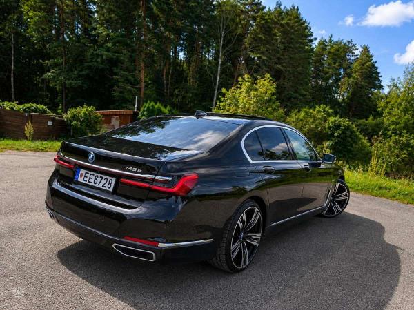Melns BMW 745 2022 Viļņa, ar dzinēja tilpumu 3.00 L un nobraukumu 245 tūkst. km par 34799 €, foto 5 vietnē AUTOMOTO.COM.LV