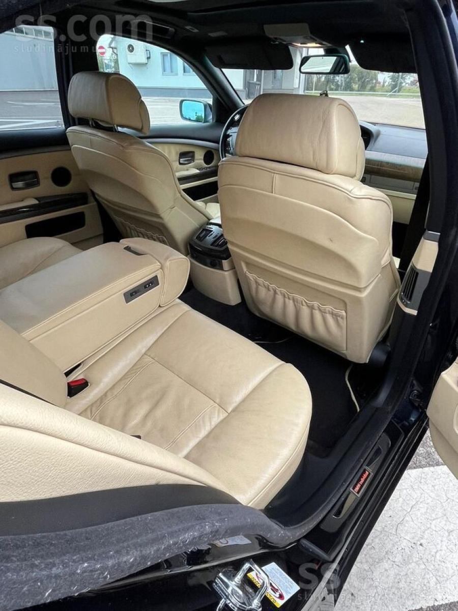 Zils BMW 745 2004 Saldus, ar dzinēja tilpumu 4.40 L un nobraukumu 354 tūkst. km par 5500 €, foto 11 vietnē AUTOMOTO.COM.LV