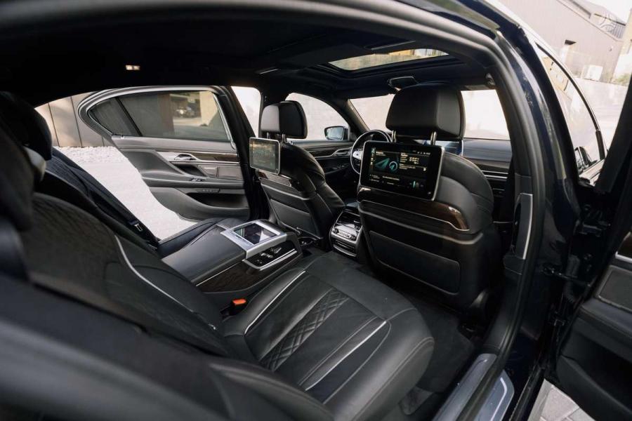 Blue BMW 745 2020 in Vilnius, with an engine capacity of 3.00 L and mileage of 118 thousand km for 45000 €, photo 8 on AUTOMOTO.COM.LV