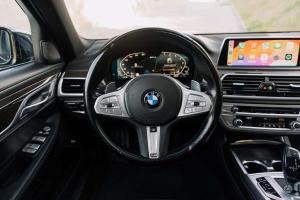 Blue BMW 745 2020 in Vilnius, with an engine capacity of 3.00 L and mileage of 118 thousand km for 45000 €, photo 10 on AUTOMOTO.COM.LV