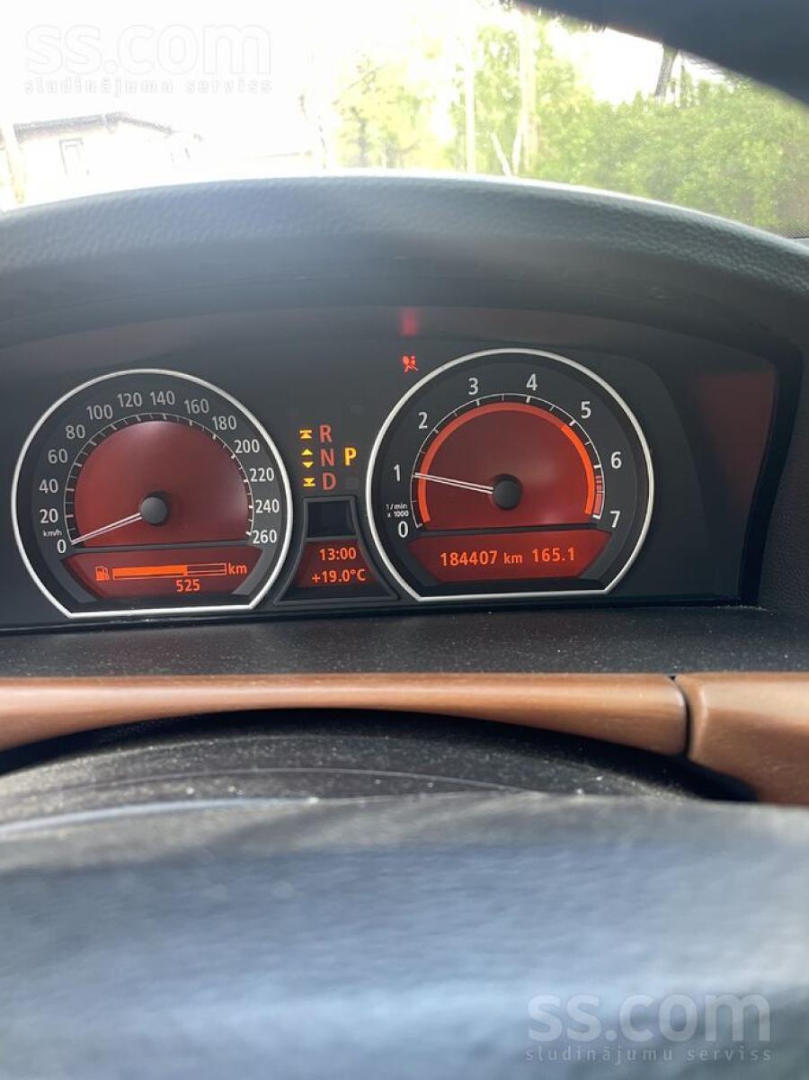 Grey BMW 745 2001 in Riga, with an engine capacity of 4.40 L and mileage of 185 thousand km for 5500 €, photo 10 on AUTOMOTO.COM.LV