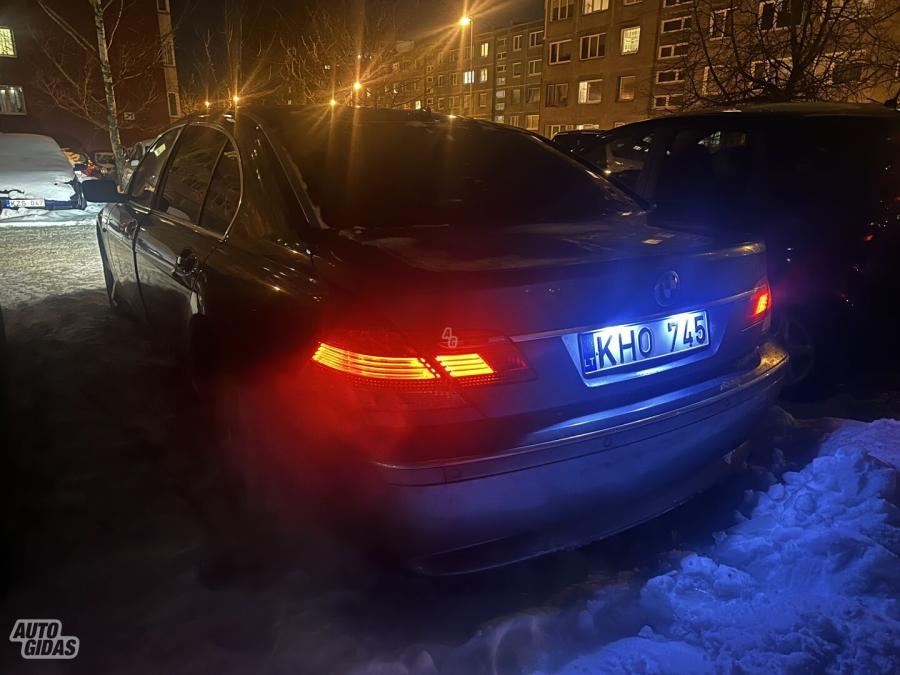 Pelēks BMW 745 2002 Klaipėda, ar dzinēja tilpumu 4.40 L un nobraukumu 213 tūkst. km par 2750 €, foto 20 vietnē AUTOMOTO.COM.LV