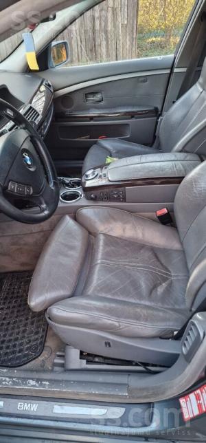 Grey BMW 745 2002 in Riga, with an engine capacity of 4.40 L and mileage of 200 thousand km for 1500 €, photo 8 on AUTOMOTO.COM.LV