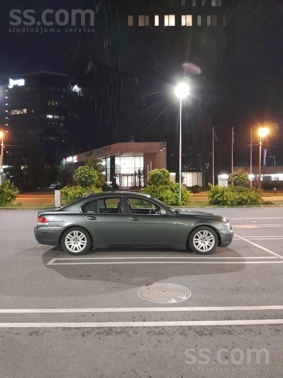 Grey BMW 745 2002 in Riga, with an engine capacity of 4.40 L and mileage of 318 thousand km for 3700 €, photo 3 on AUTOMOTO.COM.LV