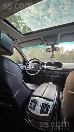 Grey BMW 745 2002 in Riga, with an engine capacity of 4.40 L and mileage of 318 thousand km for 3700 €, photo 8 on AUTOMOTO.COM.LV
