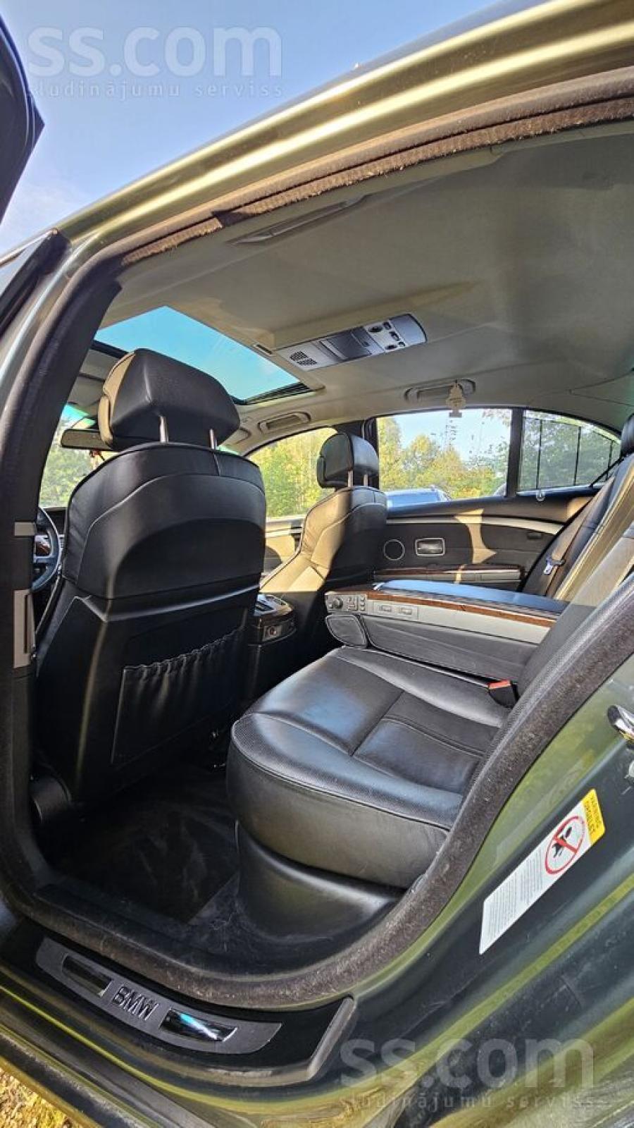 Grey BMW 745 2002 in Riga, with an engine capacity of 4.40 L and mileage of 318 thousand km for 3700 €, photo 9 on AUTOMOTO.COM.LV