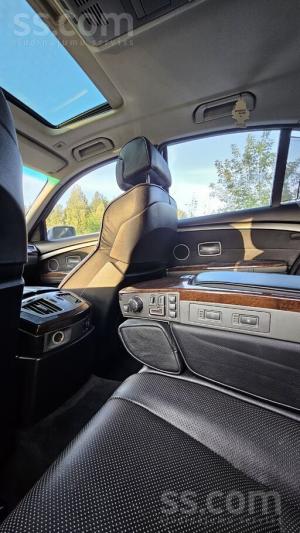Grey BMW 745 2002 in Riga, with an engine capacity of 4.40 L and mileage of 318 thousand km for 3700 €, photo 10 on AUTOMOTO.COM.LV