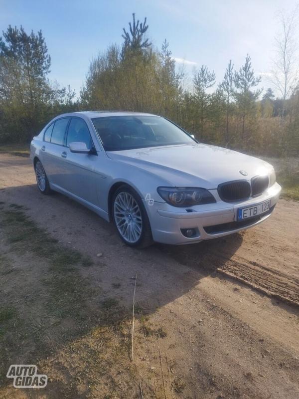 Pelēks BMW 745 2005 Viļņa, ar dzinēja tilpumu 4.40 L un nobraukumu 267 tūkst. km par 2000 €, foto 3 vietnē AUTOMOTO.COM.LV