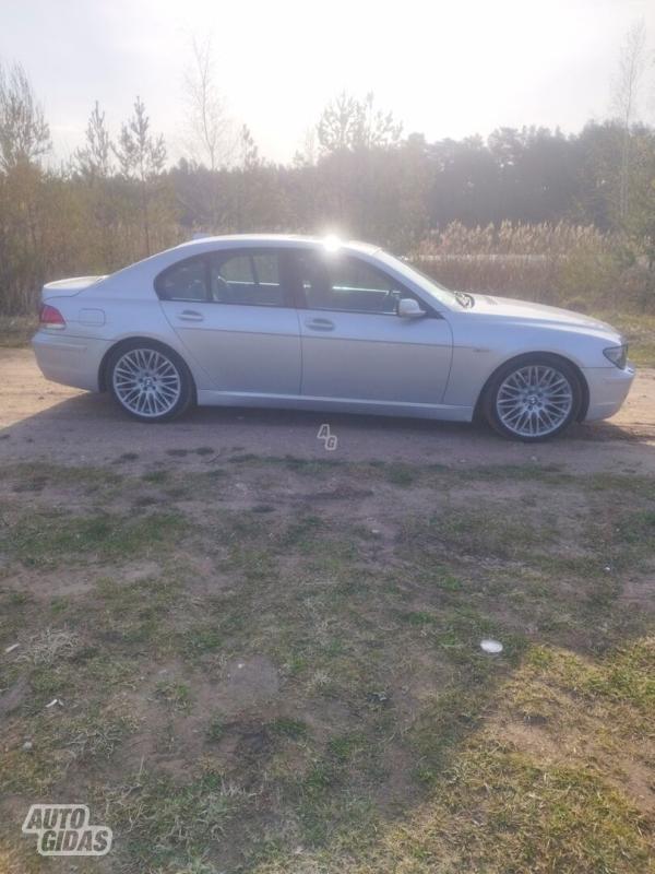 Pelēks BMW 745 2005 Viļņa, ar dzinēja tilpumu 4.40 L un nobraukumu 267 tūkst. km par 2000 €, foto 4 vietnē AUTOMOTO.COM.LV