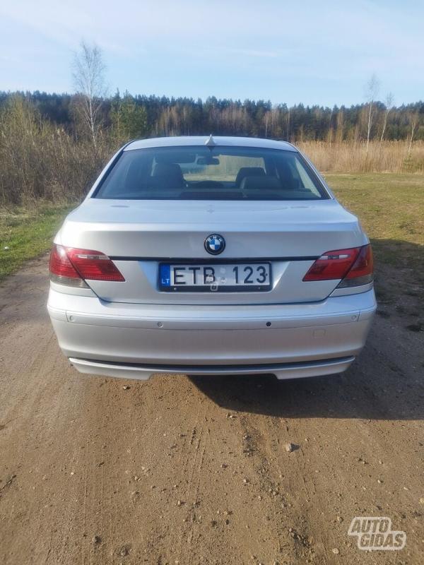 Pelēks BMW 745 2005 Viļņa, ar dzinēja tilpumu 4.40 L un nobraukumu 267 tūkst. km par 2000 €, foto 6 vietnē AUTOMOTO.COM.LV