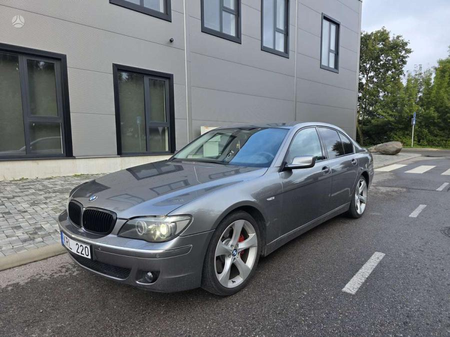 Grey BMW 745 2005 in Kaunas, with an engine capacity of 4.42 L and mileage of 423 thousand km for 3800 €, photo 1 on AUTOMOTO.COM.LV
