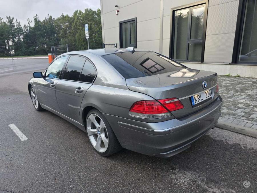 Grey BMW 745 2005 in Kaunas, with an engine capacity of 4.42 L and mileage of 423 thousand km for 3800 €, photo 3 on AUTOMOTO.COM.LV