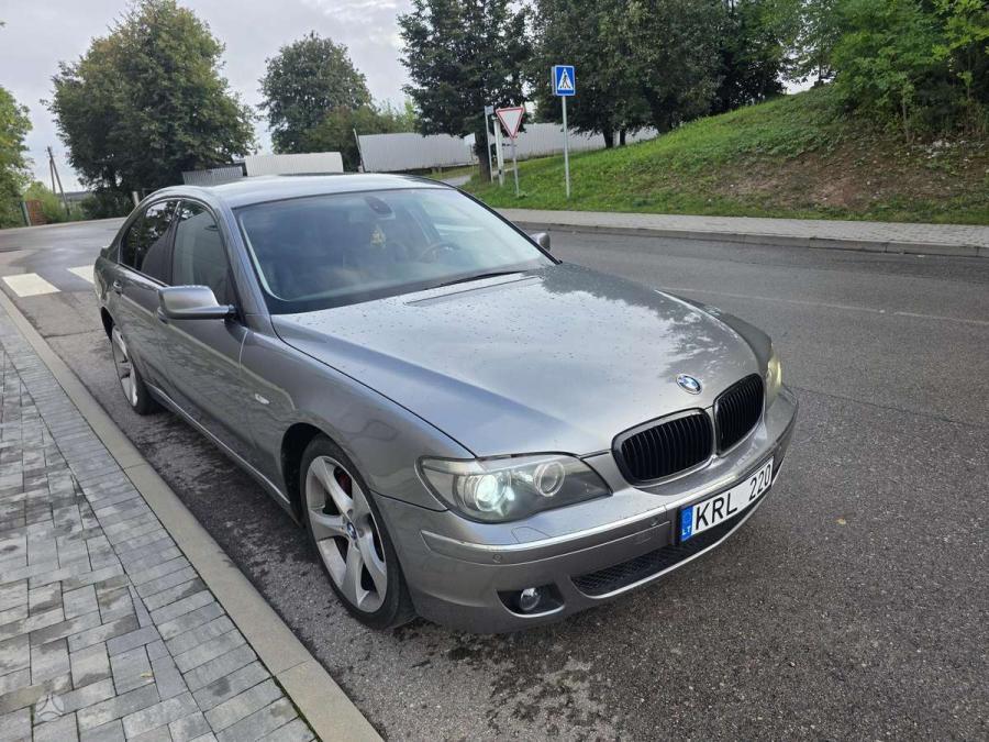 Grey BMW 745 2005 in Kaunas, with an engine capacity of 4.42 L and mileage of 423 thousand km for 3800 €, photo 4 on AUTOMOTO.COM.LV