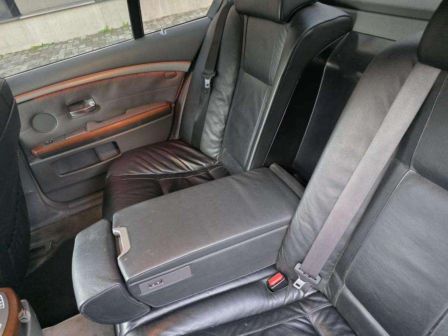 Grey BMW 745 2005 in Kaunas, with an engine capacity of 4.42 L and mileage of 423 thousand km for 3800 €, photo 9 on AUTOMOTO.COM.LV