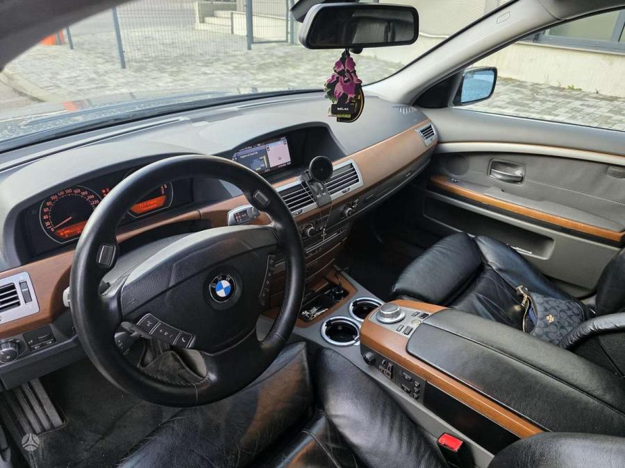 Grey BMW 745 2005 in Kaunas, with an engine capacity of 4.42 L and mileage of 423 thousand km for 3800 €, photo 11 on AUTOMOTO.COM.LV