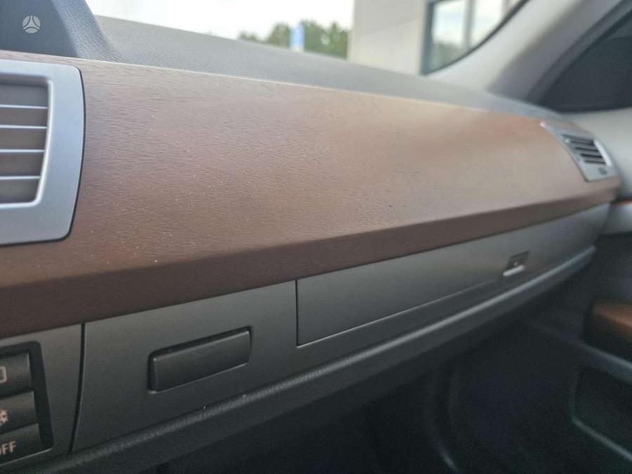 Grey BMW 745 2005 in Kaunas, with an engine capacity of 4.42 L and mileage of 423 thousand km for 3800 €, photo 12 on AUTOMOTO.COM.LV