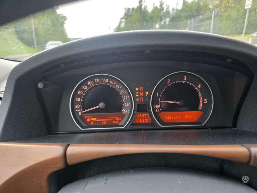 Grey BMW 745 2005 in Kaunas, with an engine capacity of 4.42 L and mileage of 423 thousand km for 3800 €, photo 13 on AUTOMOTO.COM.LV