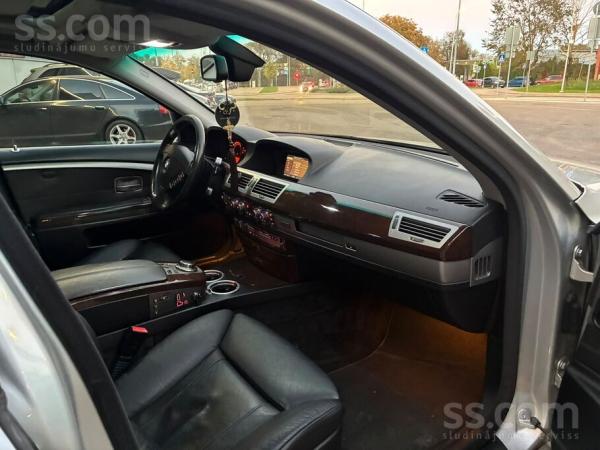 Pelēks BMW 745 2006 Rīga, ar dzinēja tilpumu 4.50 L un nobraukumu 362 tūkst. km par 6200 €, foto 8 vietnē AUTOMOTO.COM.LV