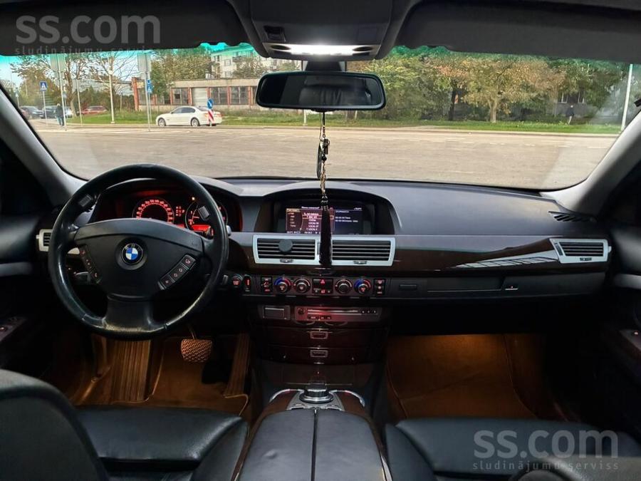 Grey BMW 745 2006 in Riga, with an engine capacity of 4.50 L and mileage of 362 thousand km for 6200 €, photo 10 on AUTOMOTO.COM.LV