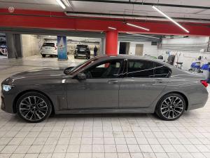 Pelēks BMW 745 2019 Viļņa, ar dzinēja tilpumu 3.00 L un nobraukumu 157 tūkst. km par 45500 €, foto 6 vietnē AUTOMOTO.COM.LV