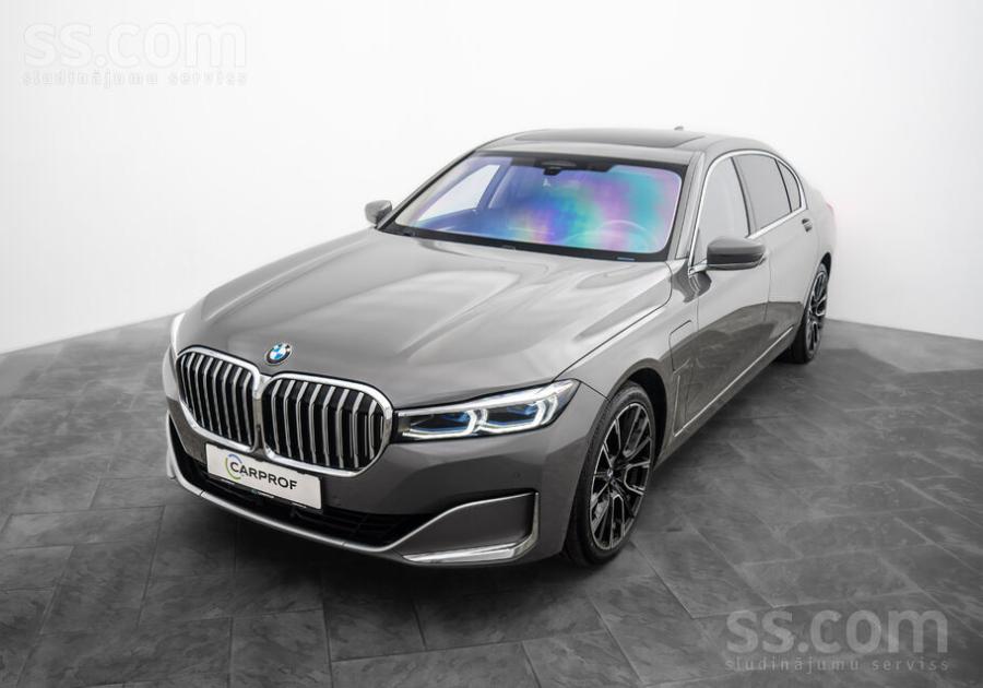 Grey BMW 745 2019 in Riga, with an engine capacity of 3.00 L and mileage of 133 thousand km for 42900 €, photo 1 on AUTOMOTO.COM.LV