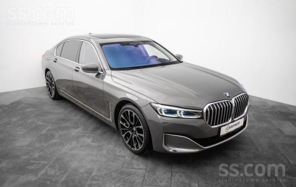 Grey BMW 745 2019 in Riga, with an engine capacity of 3.00 L and mileage of 133 thousand km for 42900 €, photo 3 on AUTOMOTO.COM.LV