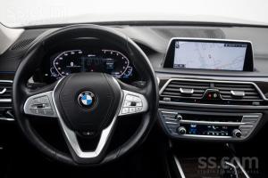 Grey BMW 745 2019 in Riga, with an engine capacity of 3.00 L and mileage of 133 thousand km for 42900 €, photo 8 on AUTOMOTO.COM.LV